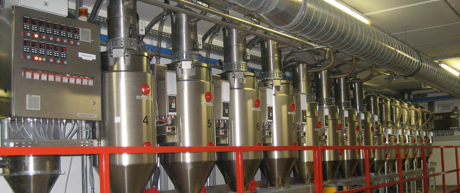 Service - digicolor - Gesellschaft für Kunststoffmaschinentechnik